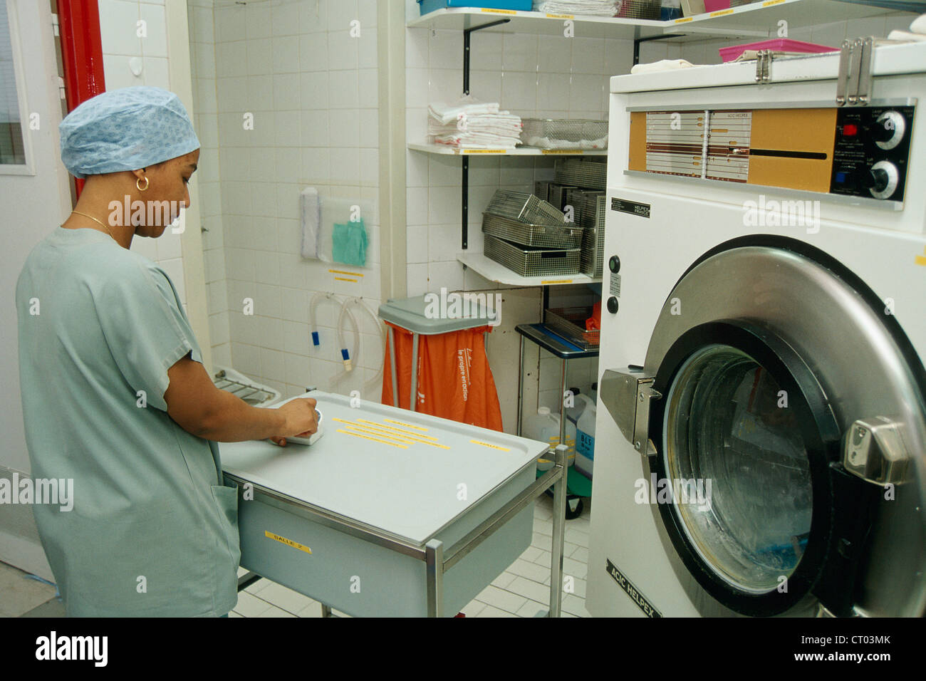 Autoclave cleaning hi-res stock photography and images - Alamy
