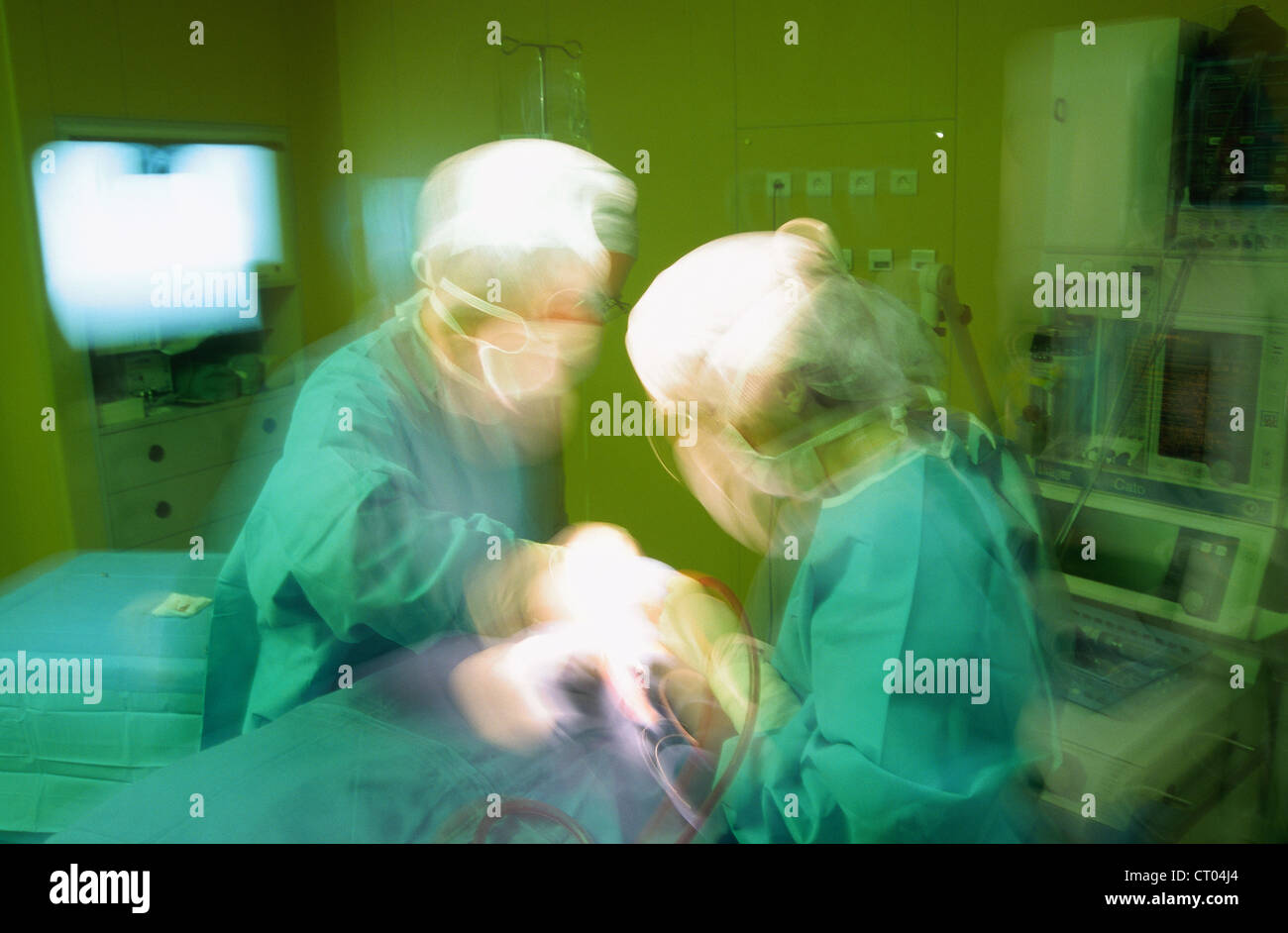 Surgery operations hi-res stock photography and images - Alamy