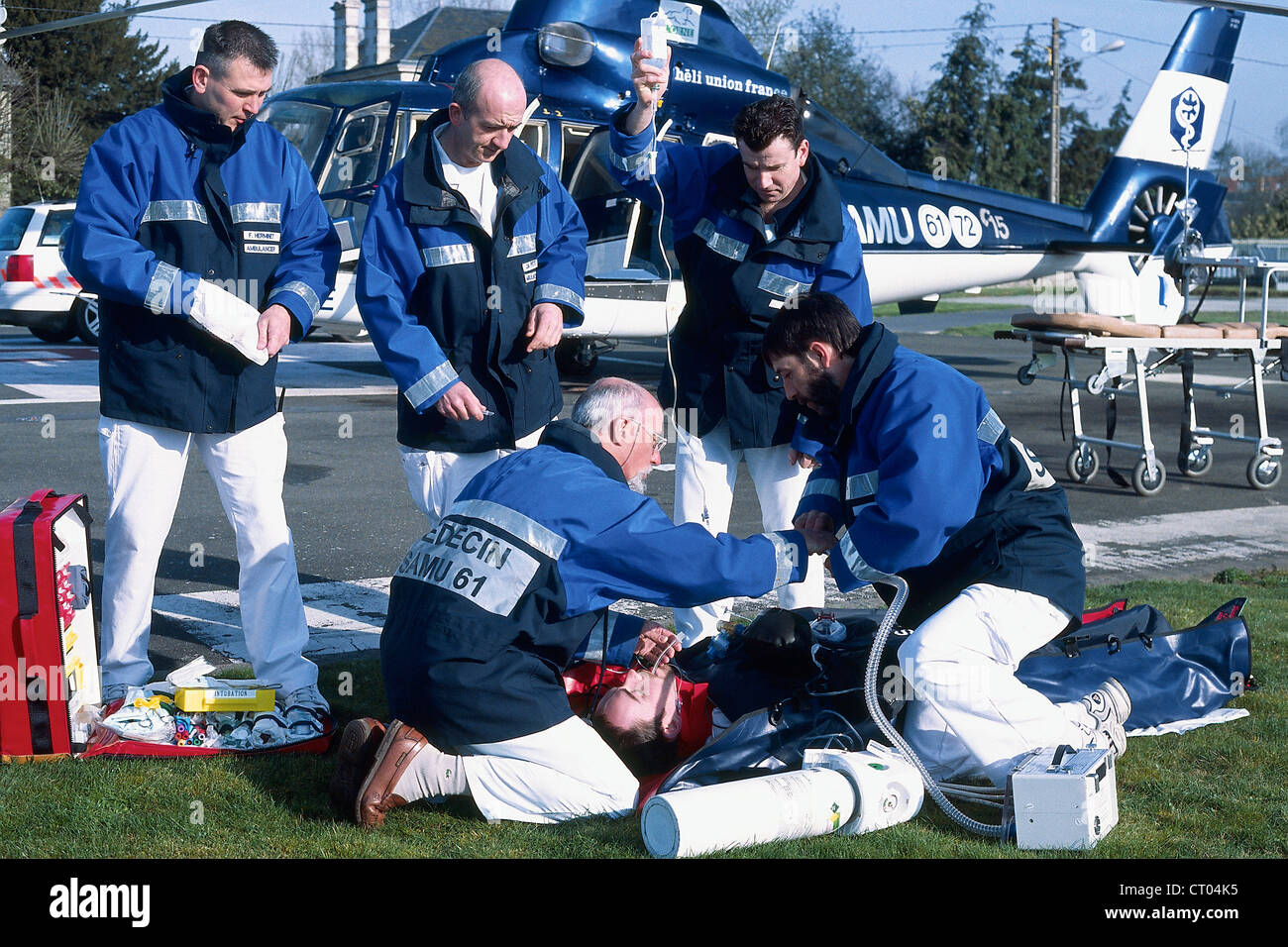 Aircrafts in action hi-res stock photography and images - Alamy