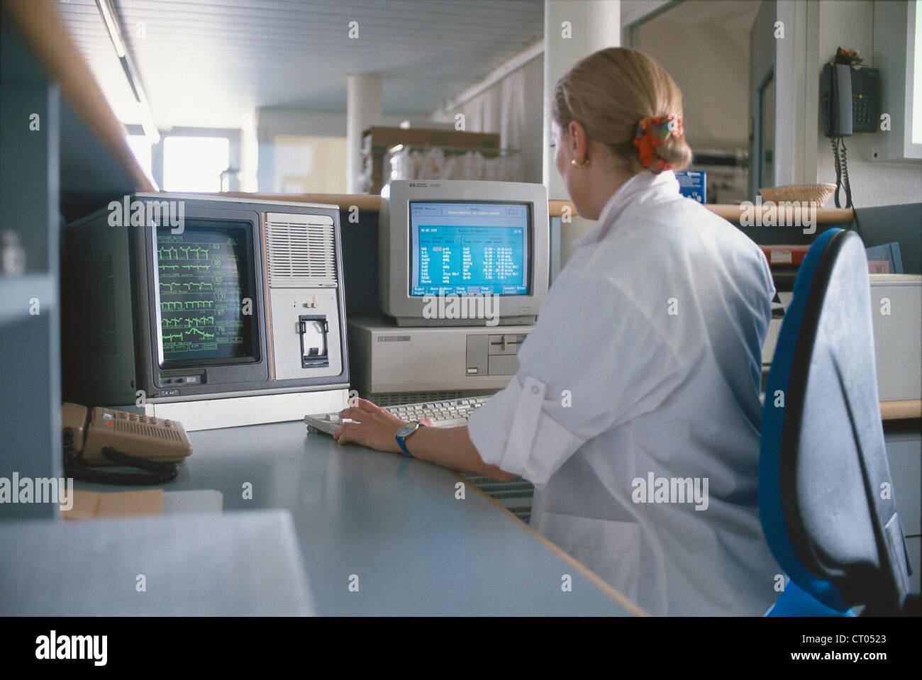 Telehealth nursing hi-res stock photography and images - Alamy