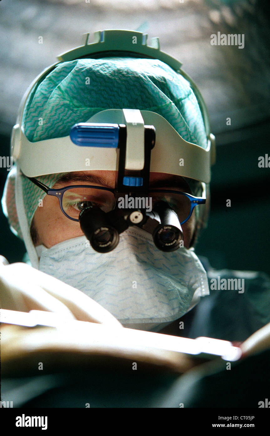 Microsurgery hi-res stock photography and images - Alamy