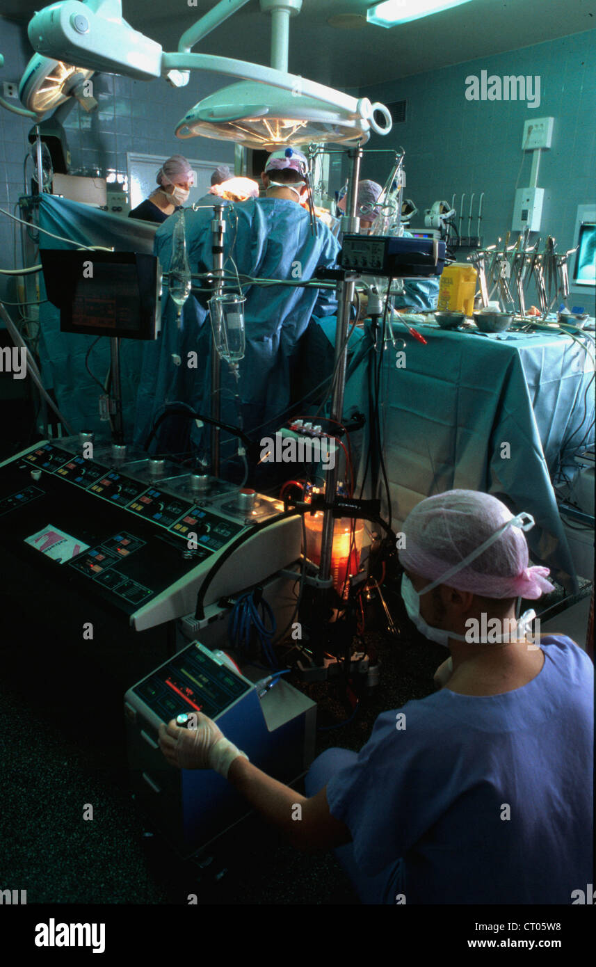 Extra corporeal circulation hi-res stock photography and images - Alamy