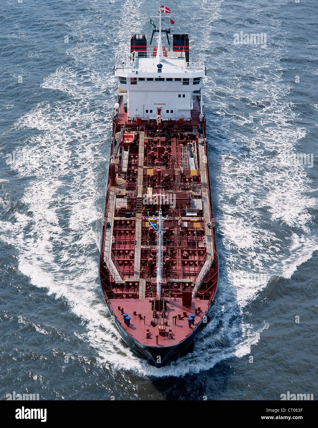 Oil tanker spills hi-res stock photography and images - Alamy