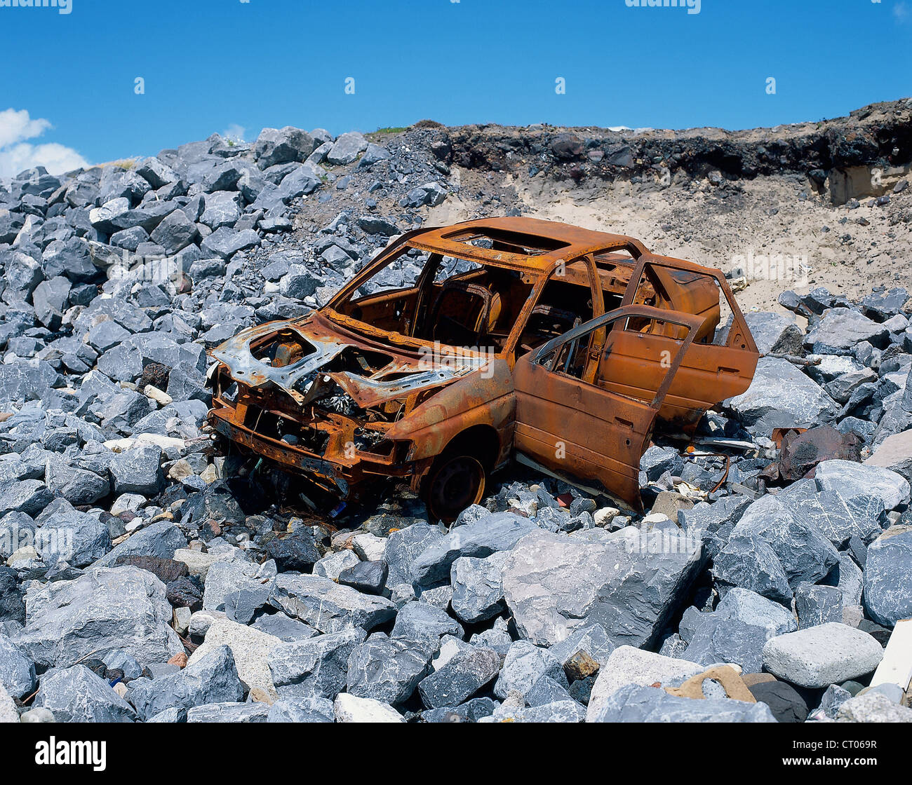 Environmental solid waste polluting hi-res stock photography and images ...