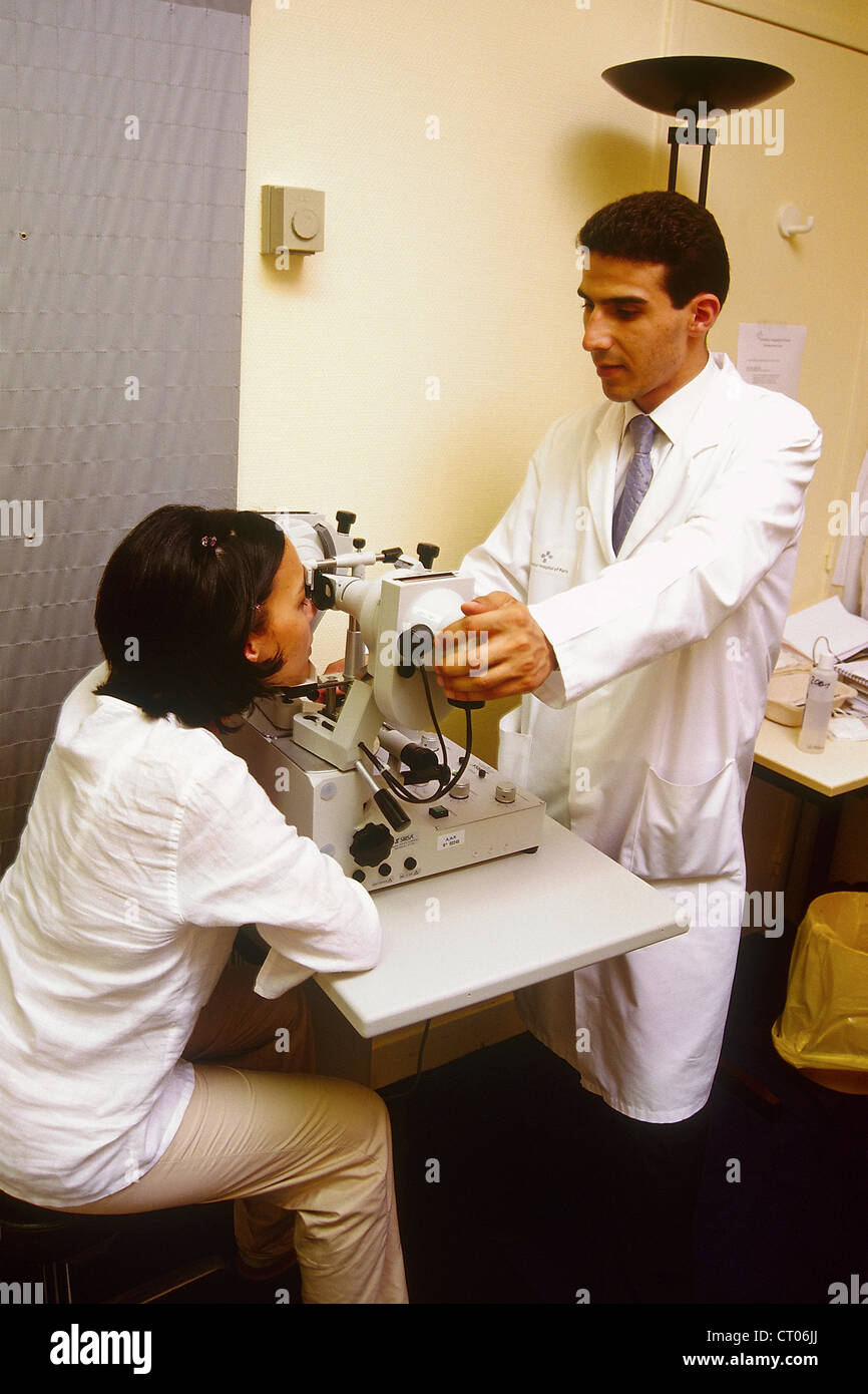 Orthoptics woman hi-res stock photography and images - Alamy