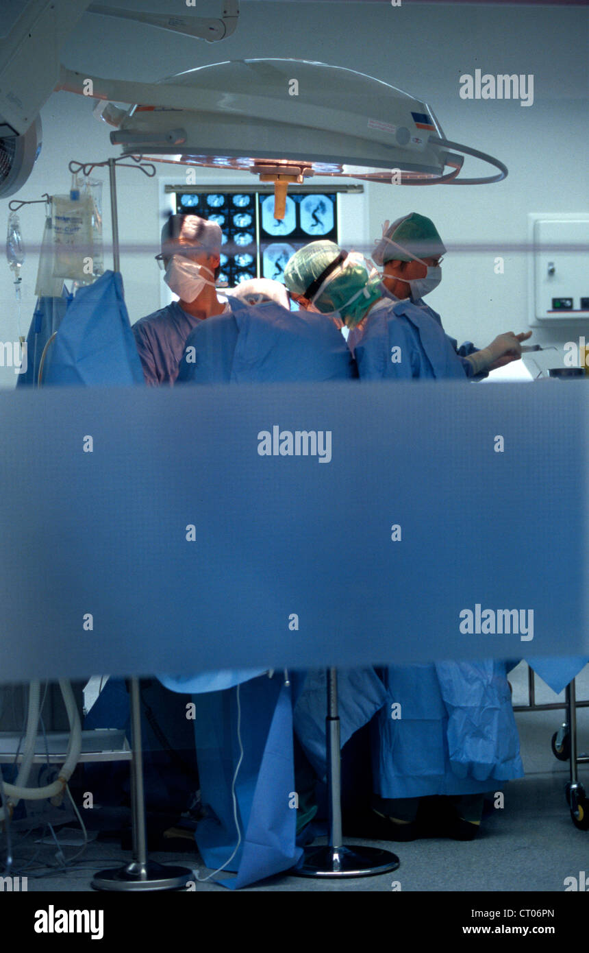 Hospital blood surgery surgeons theatre hi-res stock photography and ...