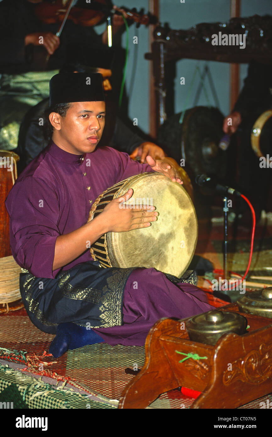 Malaysia, traditional musician Stock Photo - Alamy