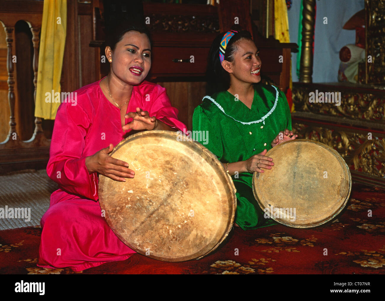 Malaysia, traditional musicians Stock Photo - Alamy