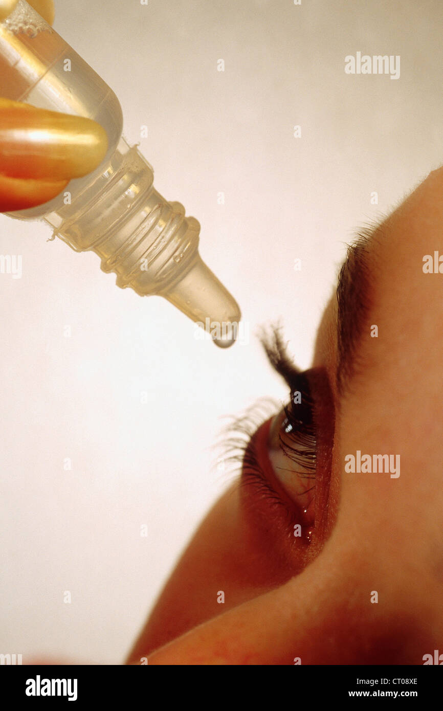 Eye drop elderly hi-res stock photography and images - Alamy