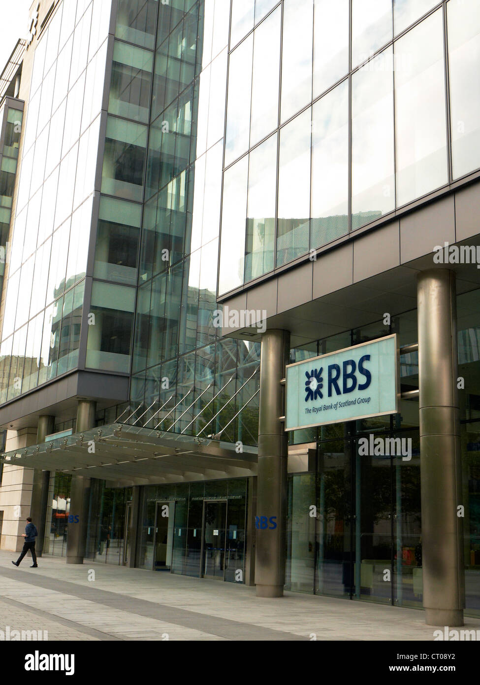 Entrance office uk england front outside day rbs logo sign hi-res stock ...