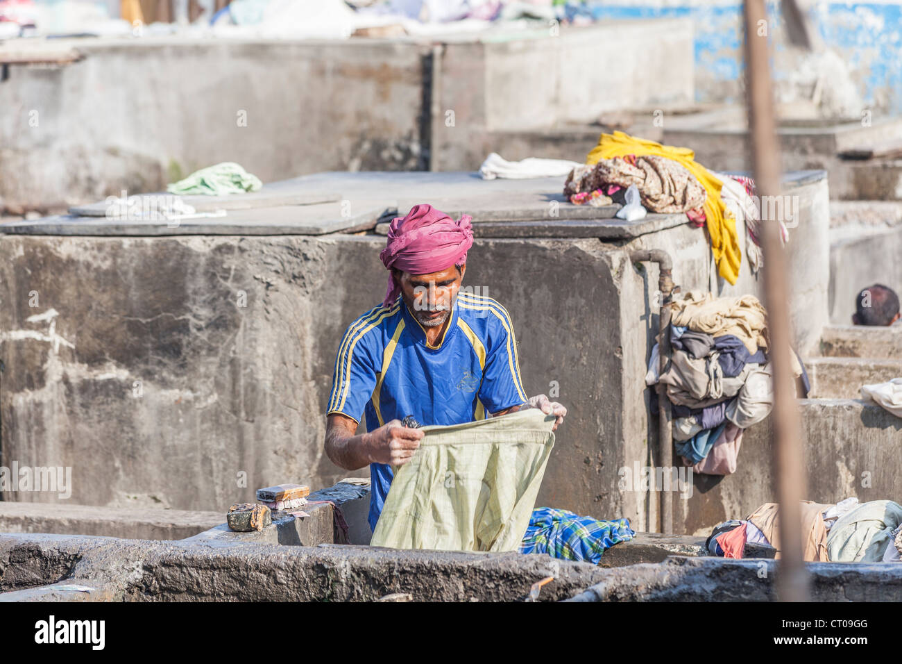 Dhobi wallah mumbai hi-res stock photography and images - Alamy