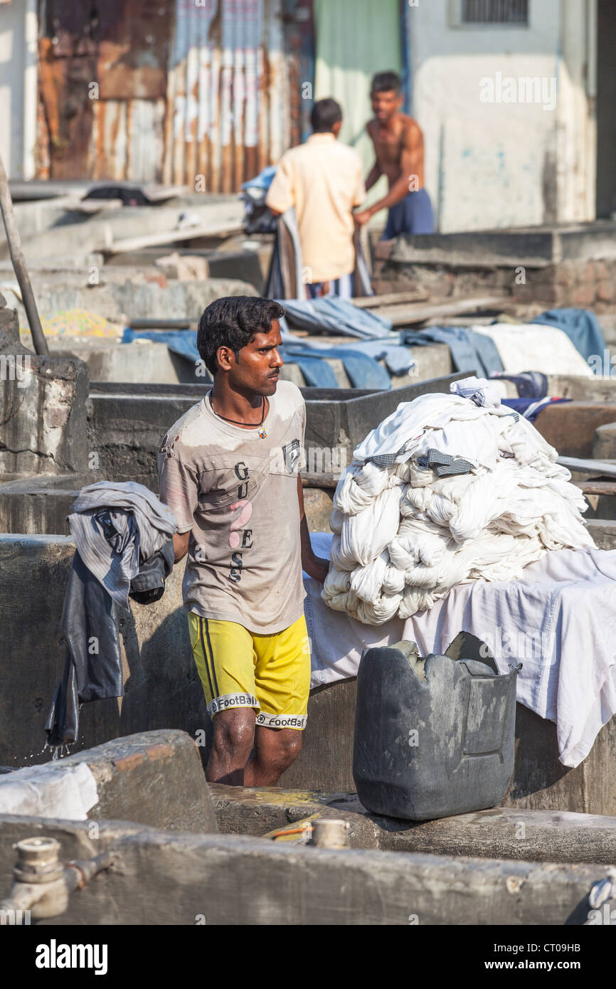 Dhobi wallah mumbai hi-res stock photography and images - Alamy
