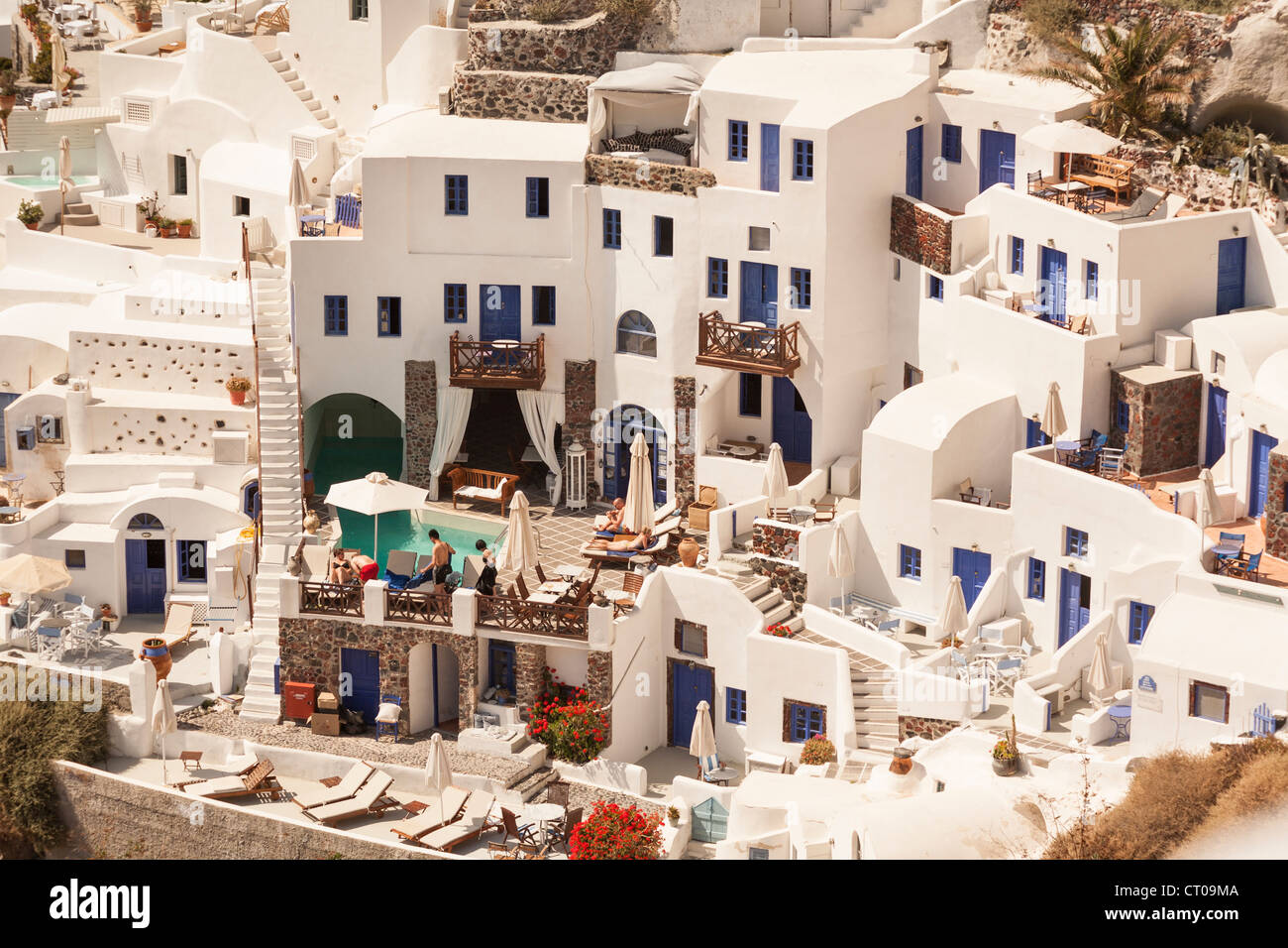 Houses built into cliffside hi-res stock photography and images - Alamy