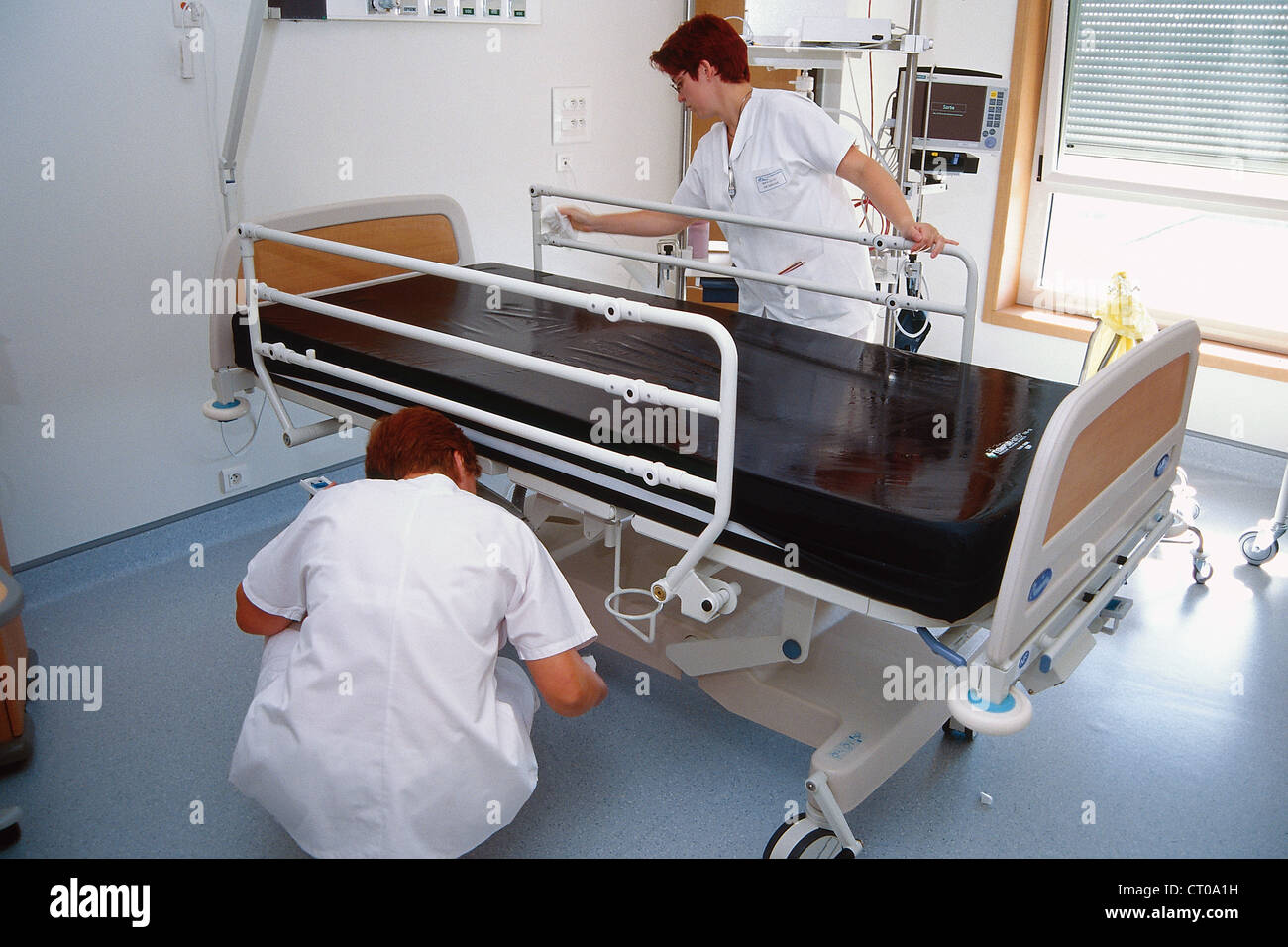 Intensive care unit cleaning hi-res stock photography and images - Alamy