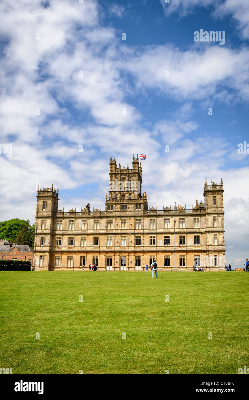 HIGHCLERE CASTLE, Hampshire, England — The grand Highclere Castle ...