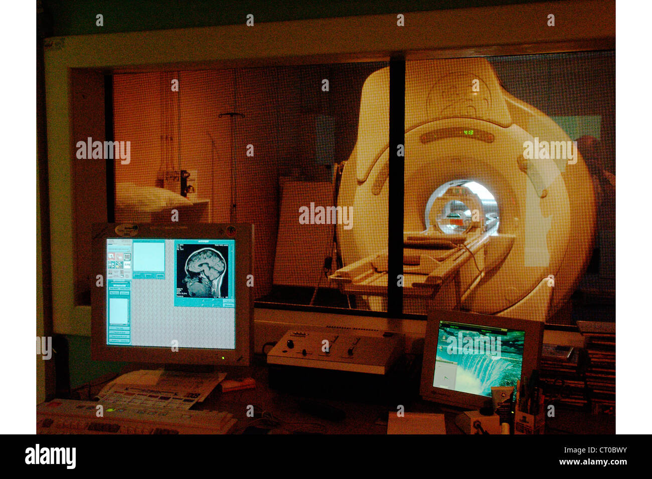 Nmr instrument hi-res stock photography and images - Alamy