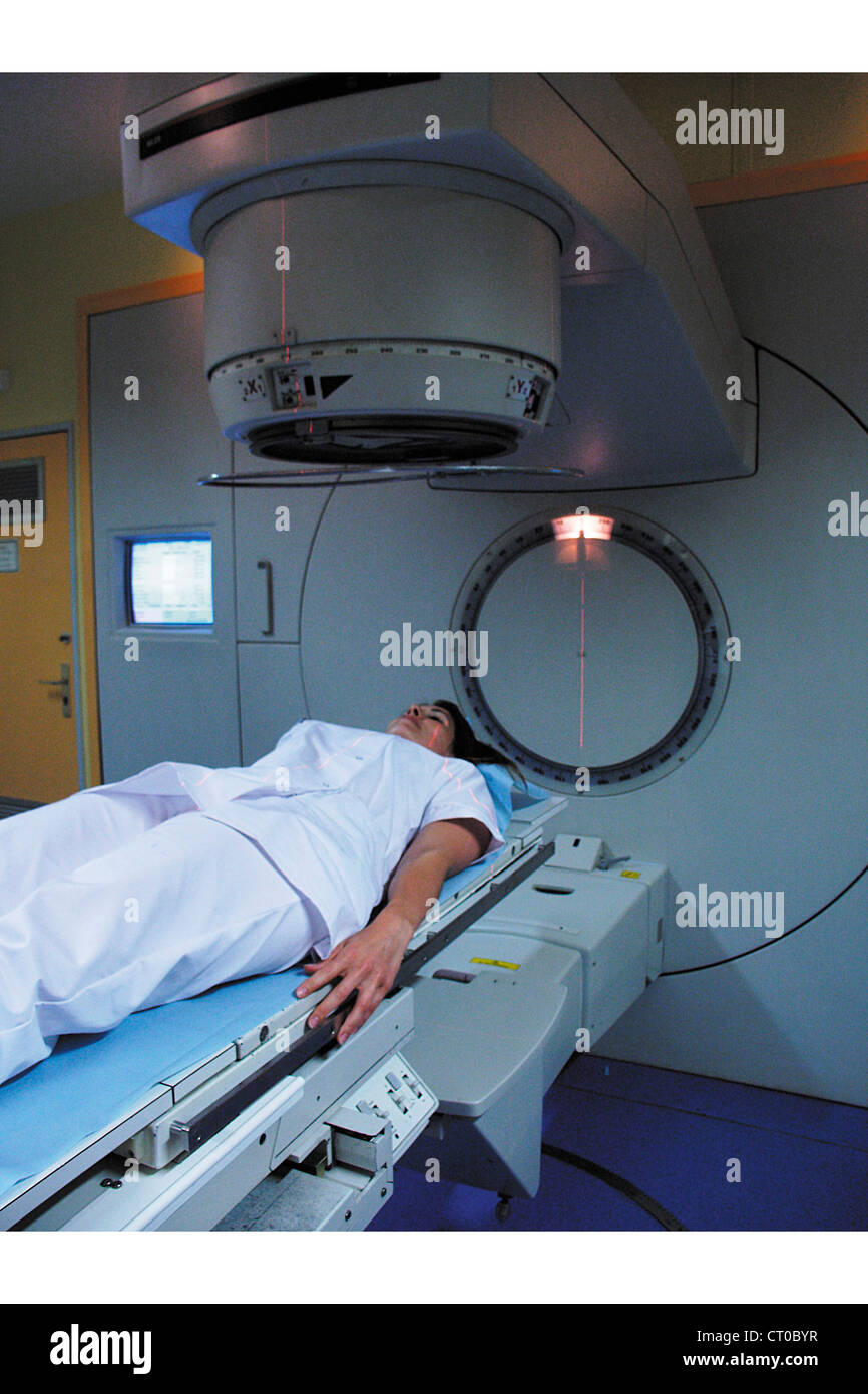 External beam radiotherapy hi-res stock photography and images - Alamy