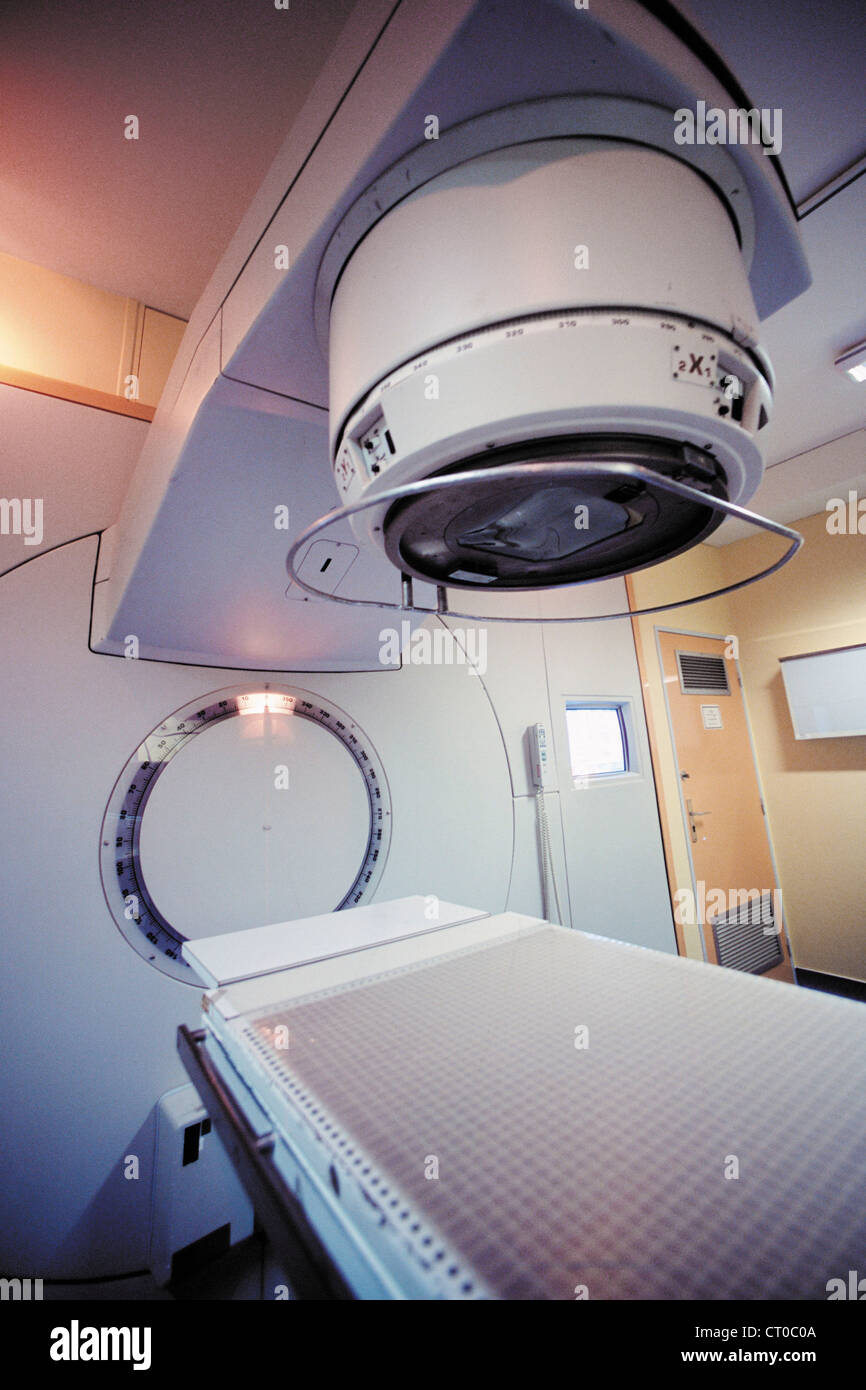 Radiation therapy device hi-res stock photography and images - Alamy