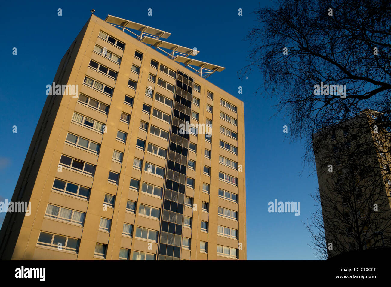 Manchester residential tower blocks hi-res stock photography and images ...