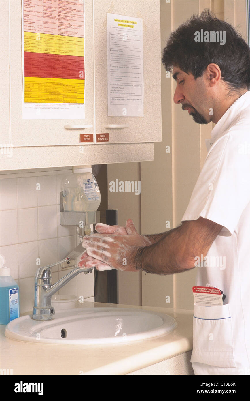 HAND WASHING IN HOSPITAL Stock Photo - Alamy