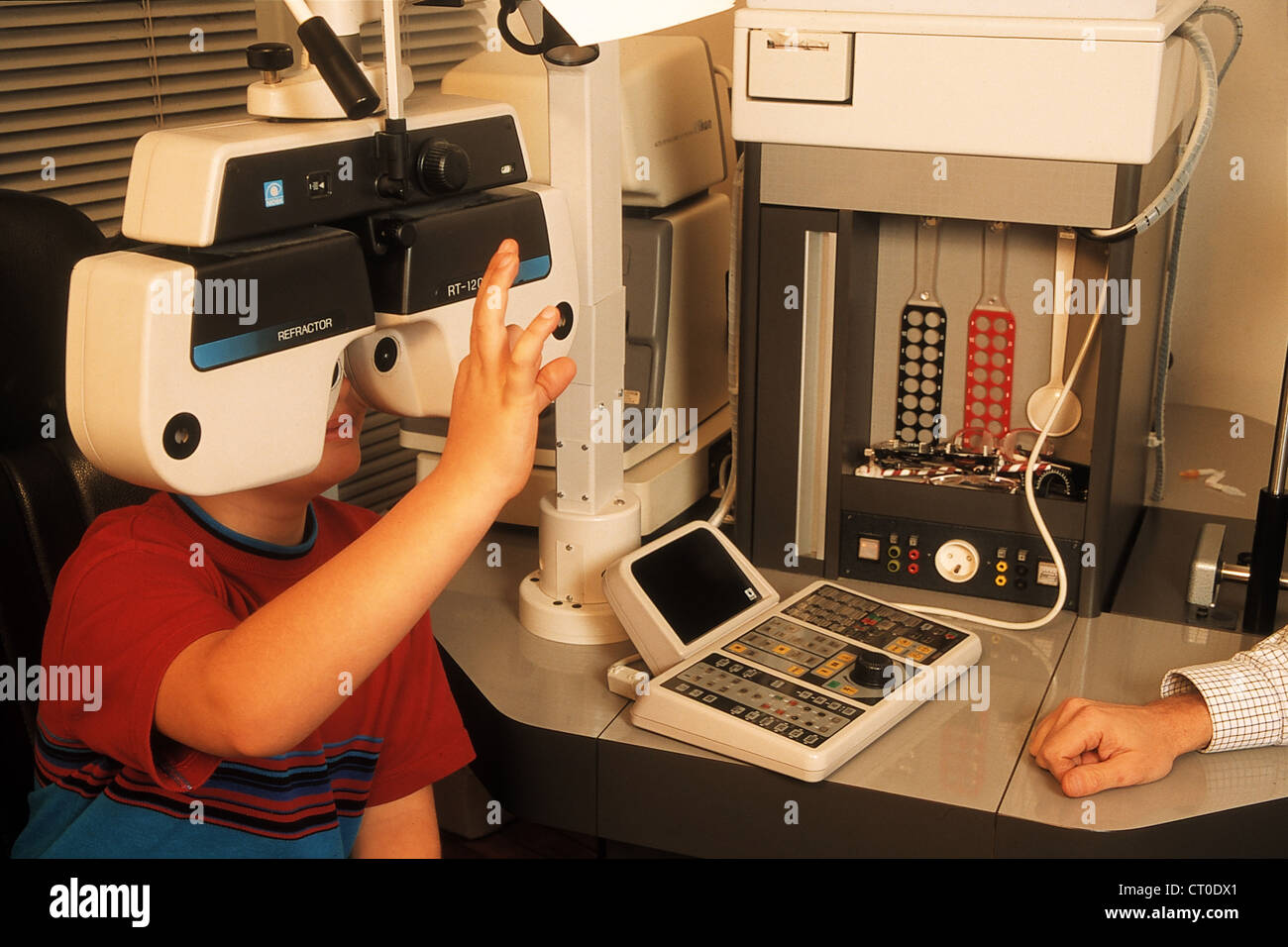 Child having physical medical hi-res stock photography and images - Alamy