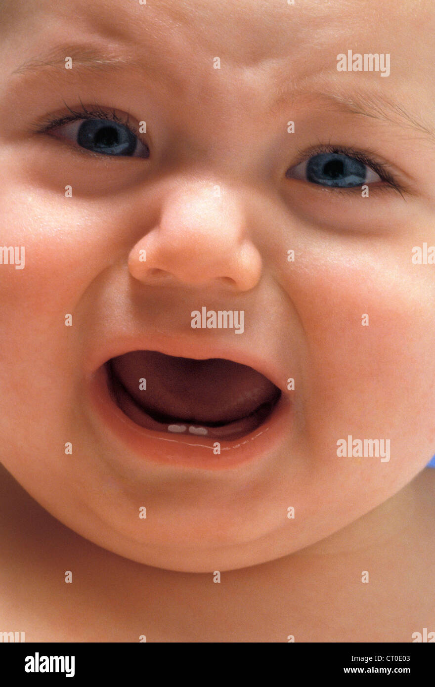 Child portraits crying hi-res stock photography and images - Alamy