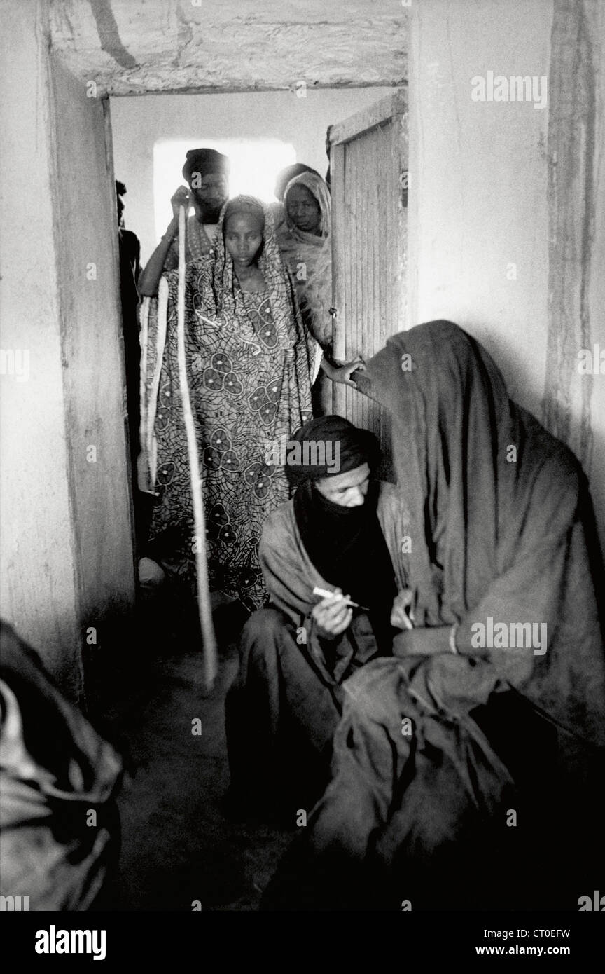 Injecting drugs africa hi-res stock photography and images - Alamy