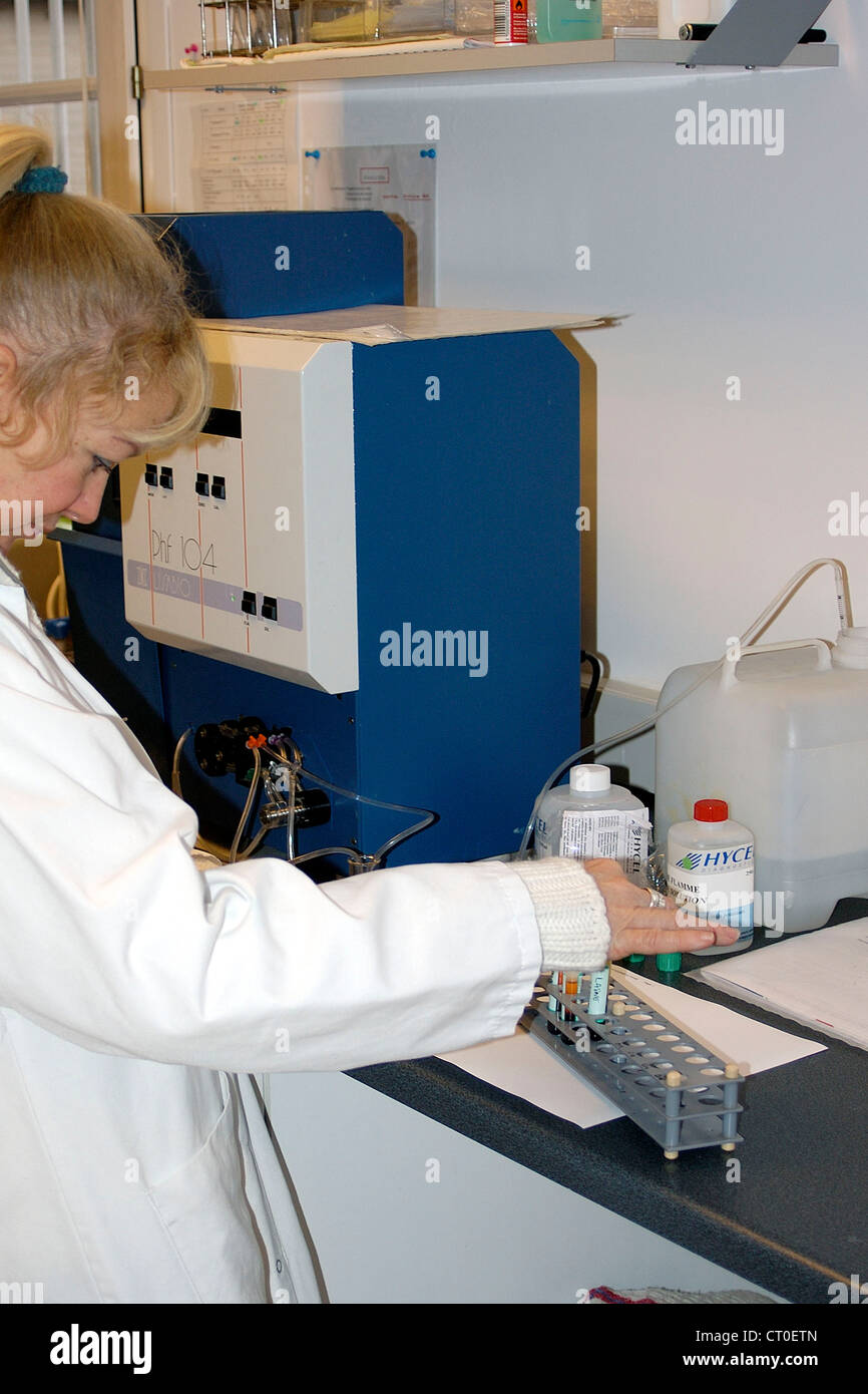 Measuring labware hi-res stock photography and images - Alamy