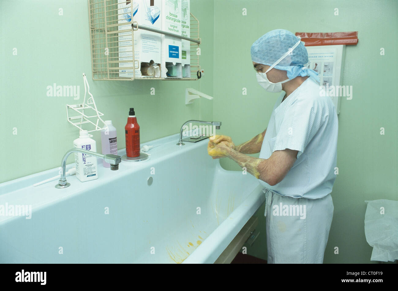 HAND WASHING IN HOSPITAL Stock Photo - Alamy