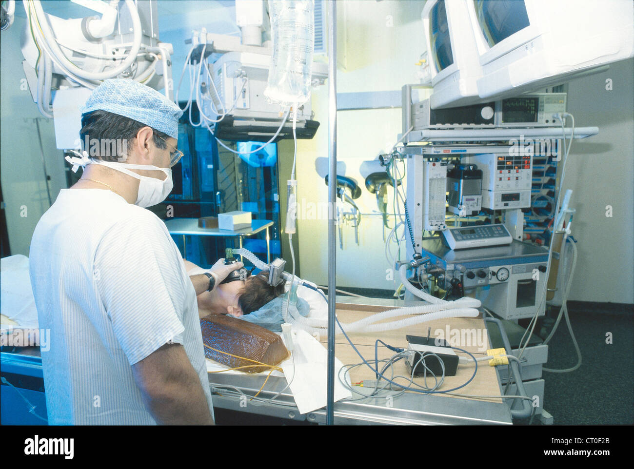 Anaesthetists With Anaesthetic Mask High Resolution Stock Photography ...