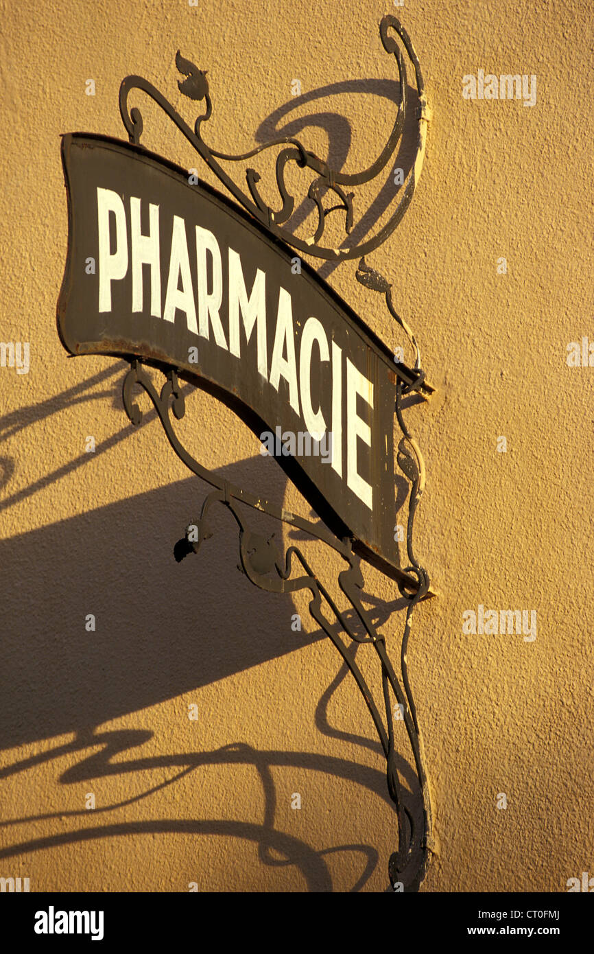 OUTSIDE OF A CHEMIST'S SHOP Stock Photo - Alamy