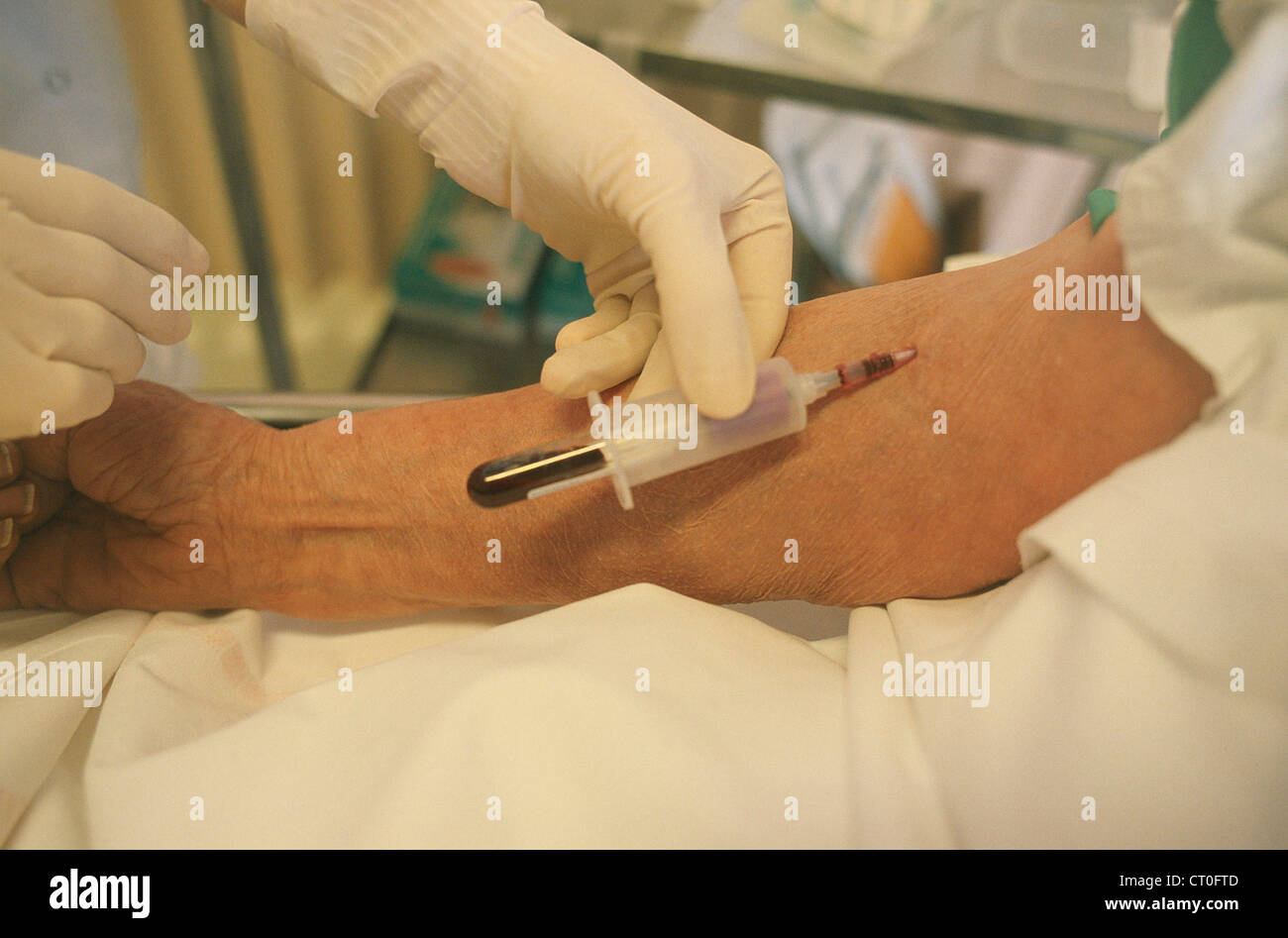 Senior blood draw hospital hi-res stock photography and images - Alamy