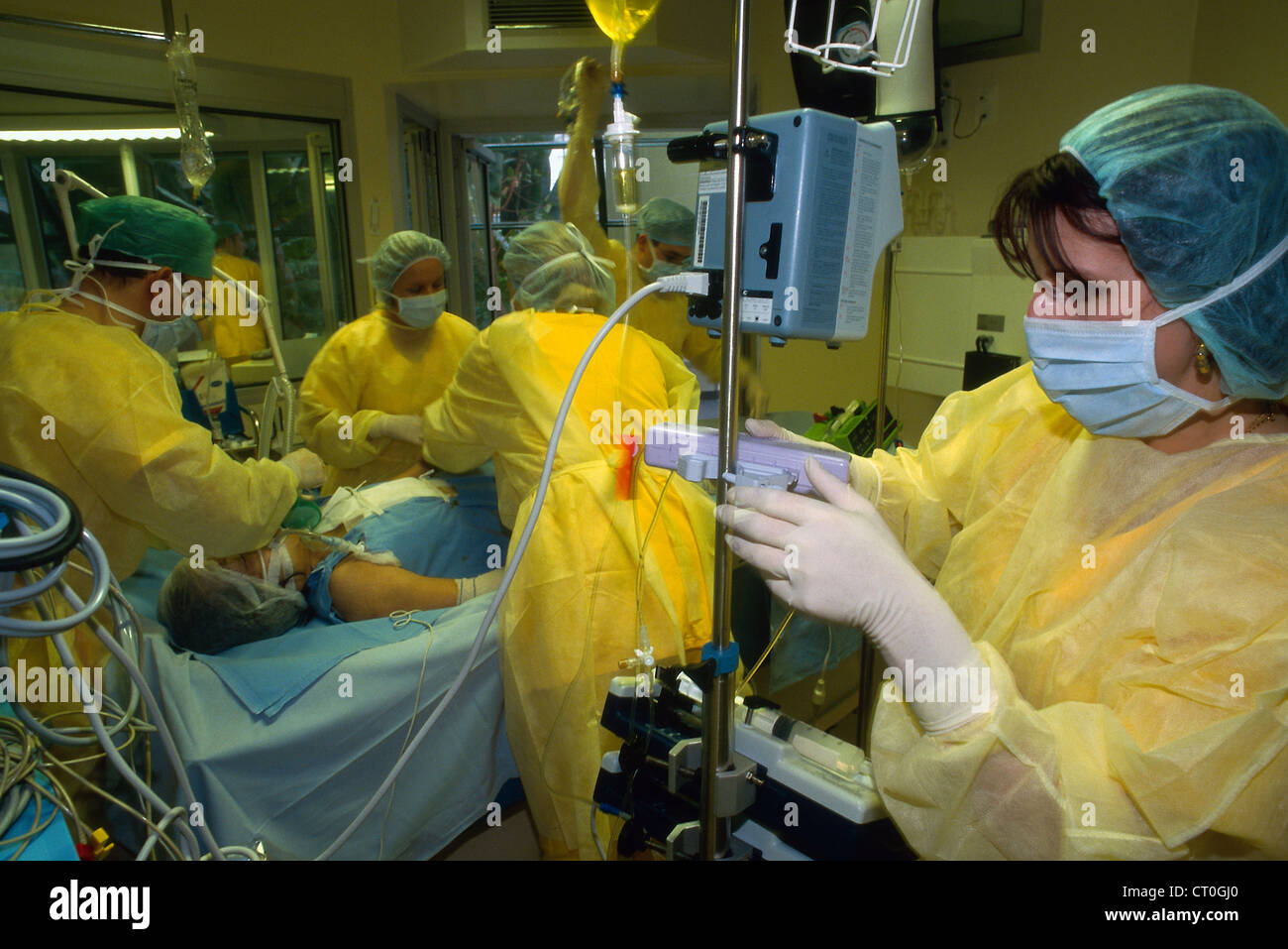 Military operating rooms hi-res stock photography and images - Alamy