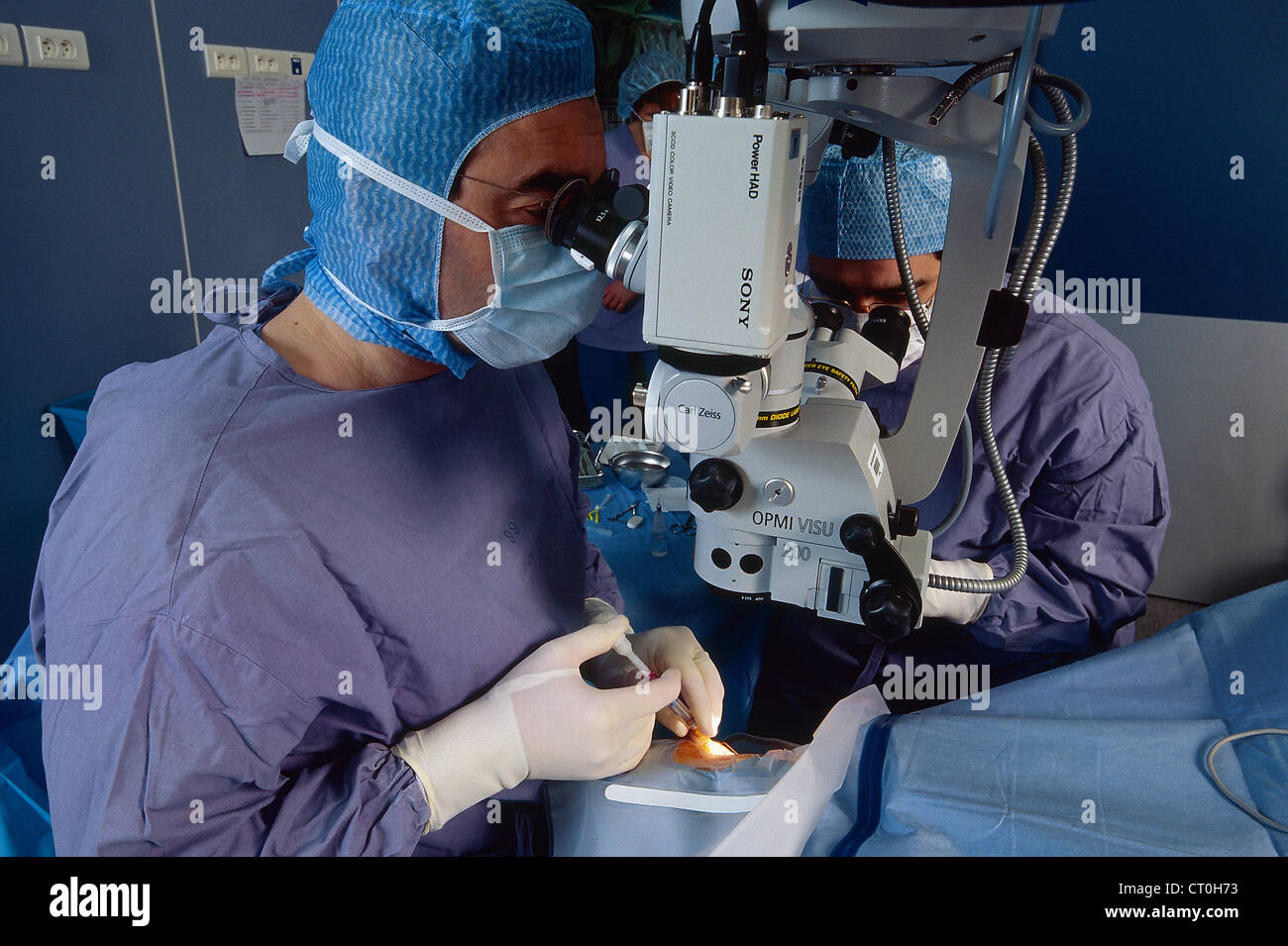 Cataract surgery instruments hi-res stock photography and images - Alamy
