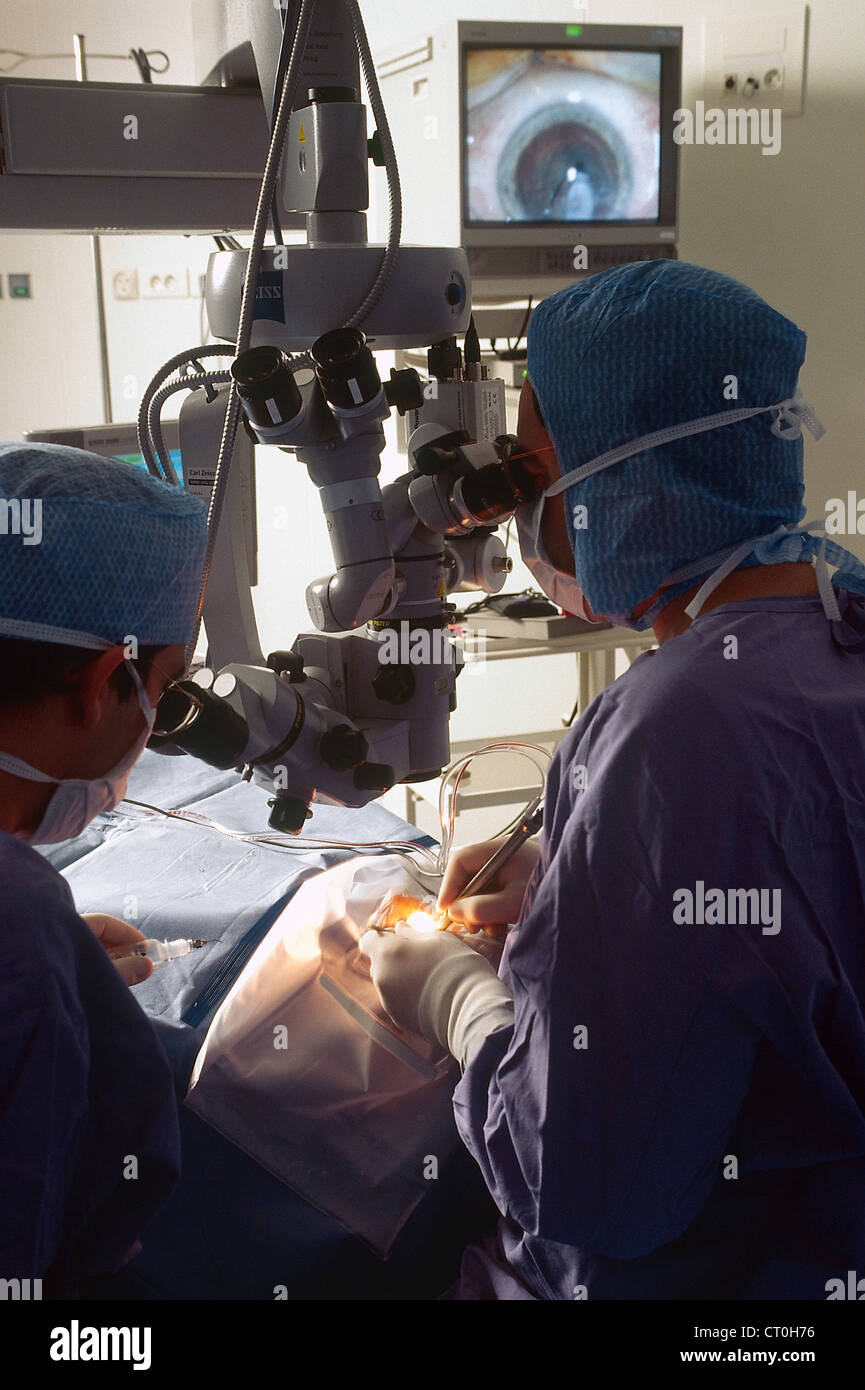 Cataract surgery instruments hi-res stock photography and images - Alamy