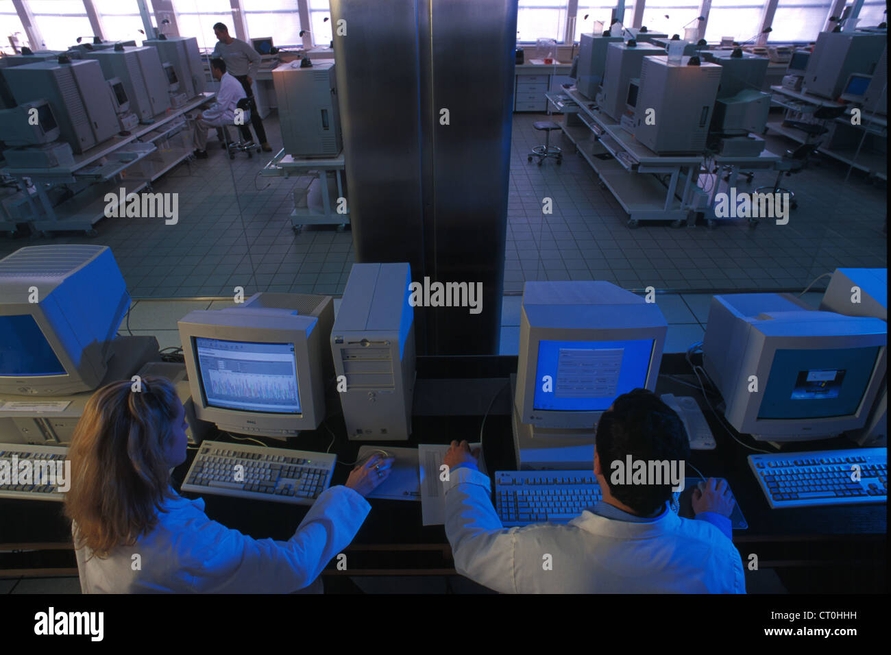 Scientist gene model computer hi-res stock photography and images - Alamy