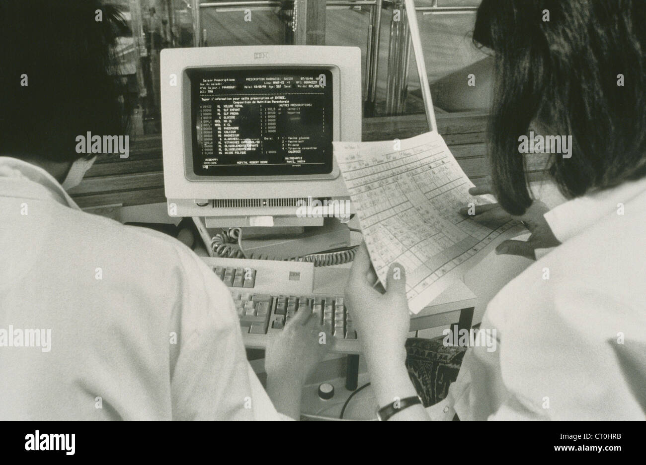 Hospital folders computer hi-res stock photography and images - Alamy