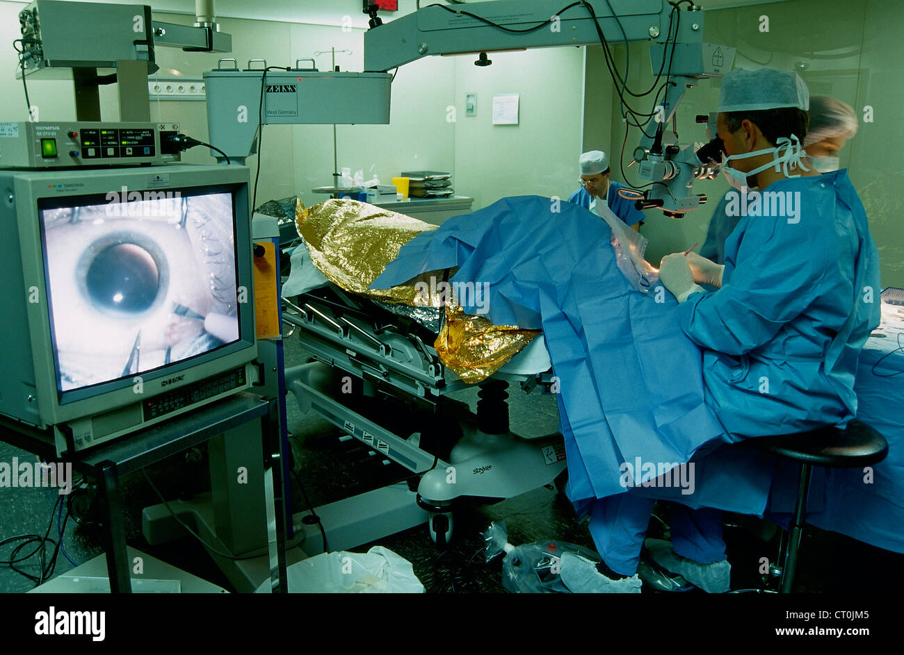 Ophthalmic cataract surgery hi-res stock photography and images - Alamy