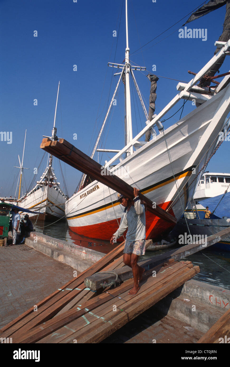 Indonesia, Java, Jakarta, Sunda Kelapa Harbor, pinisi, sailing ship ...