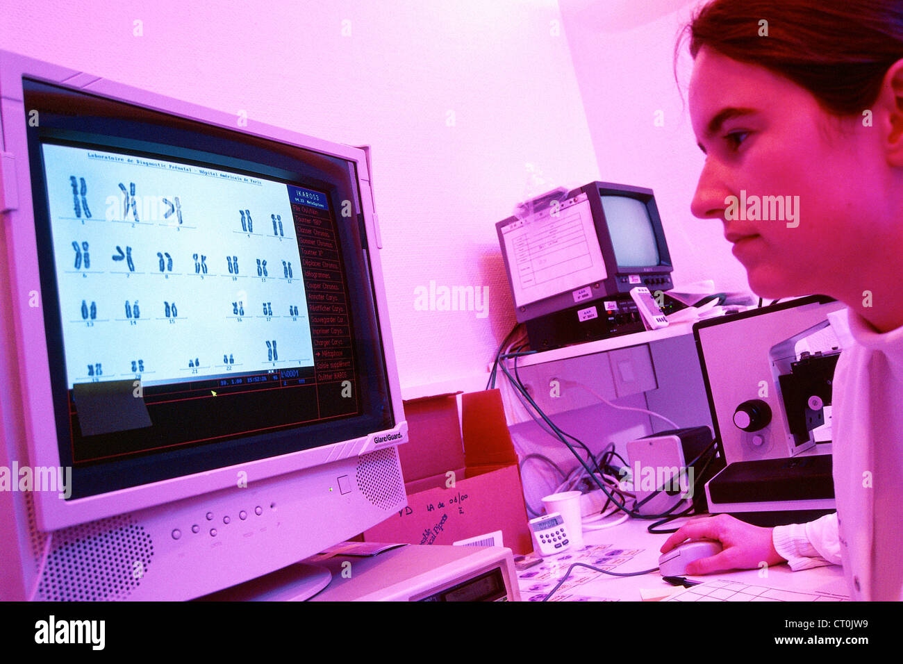 Genetic testing embryo hi-res stock photography and images - Alamy