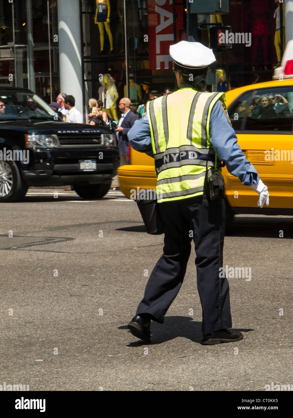 Us policeman hi-res stock photography and images - Alamy