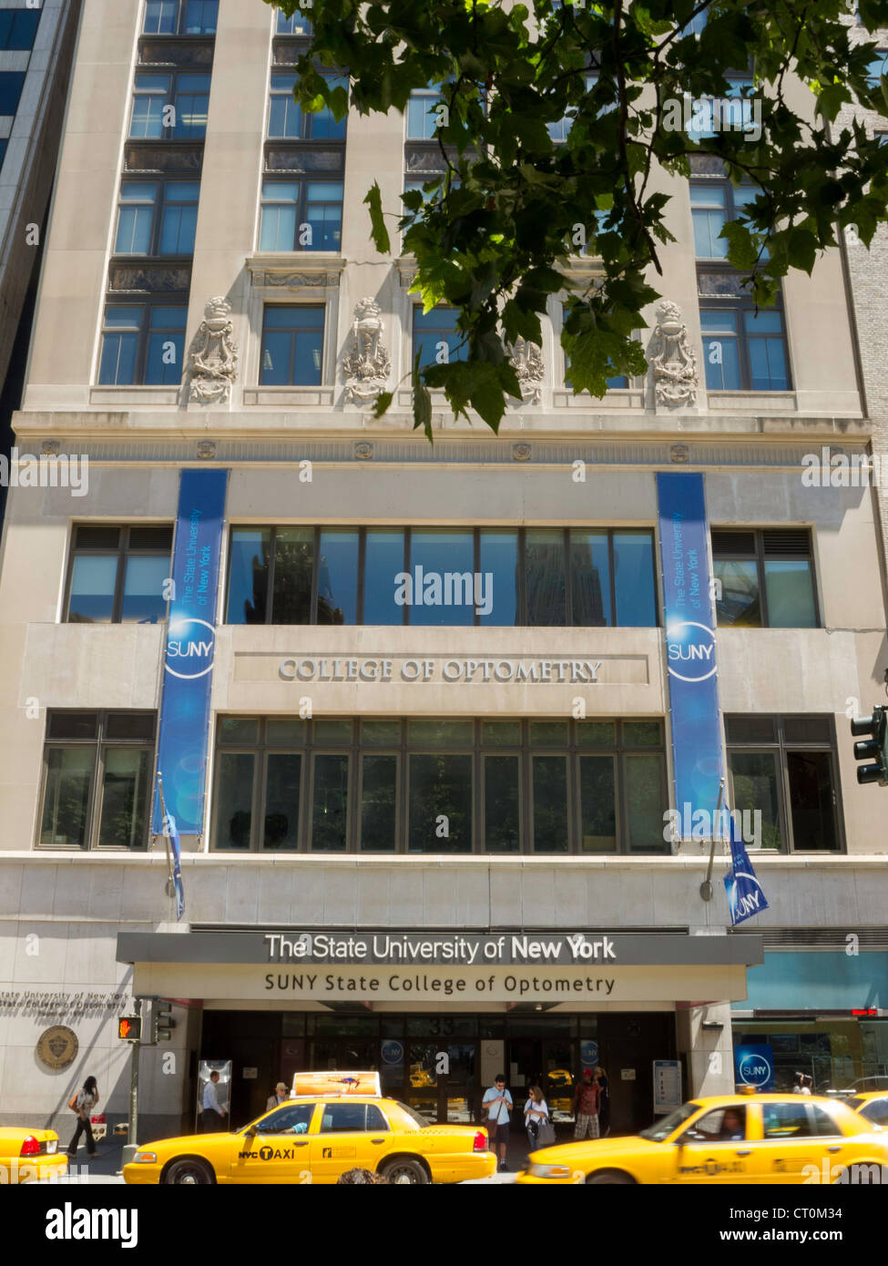 New college signage hi-res stock photography and images - Alamy