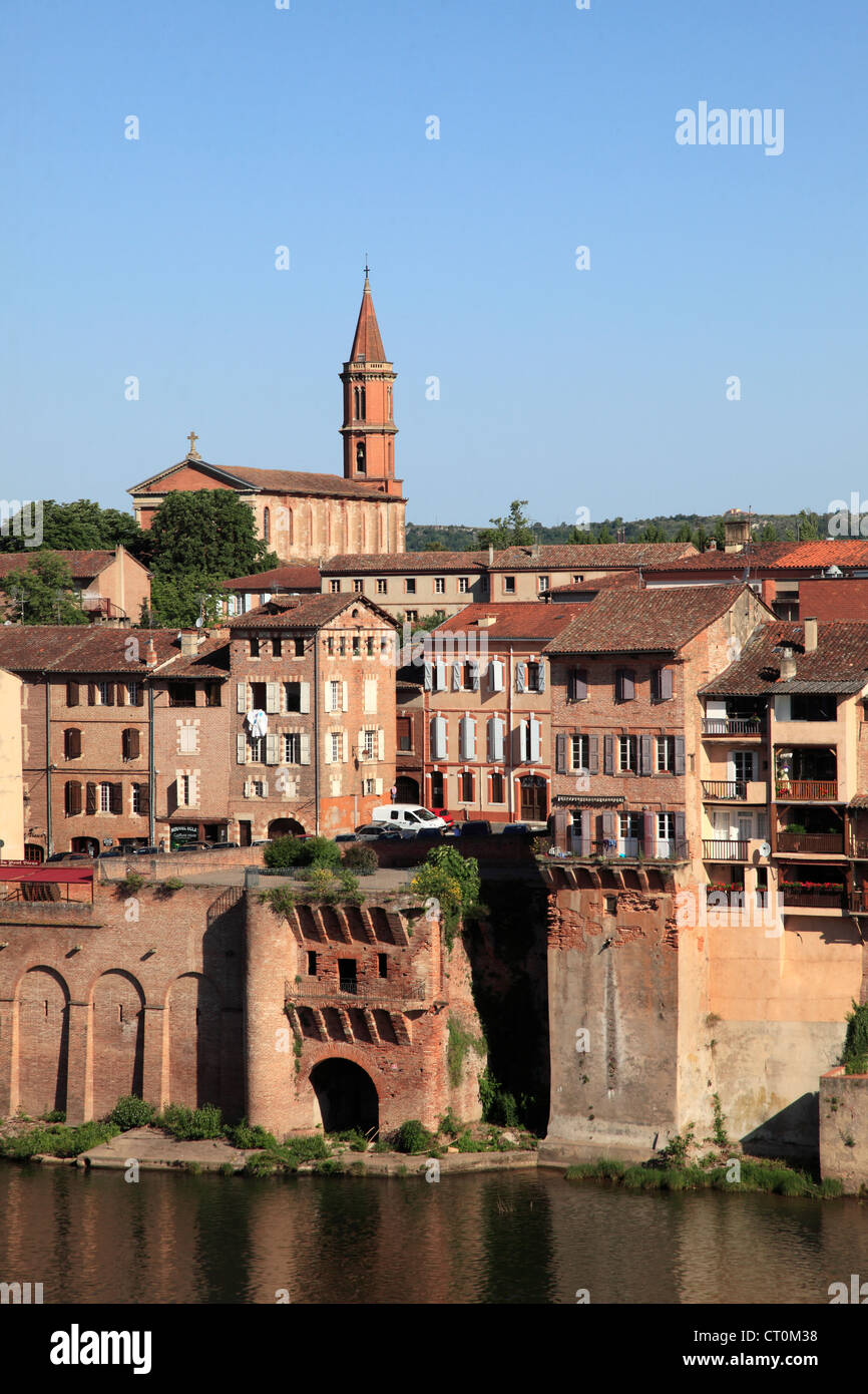 France, Midi-Pyrénées, Albi, skyline, Tarn River, Pont-vieux Stock ...
