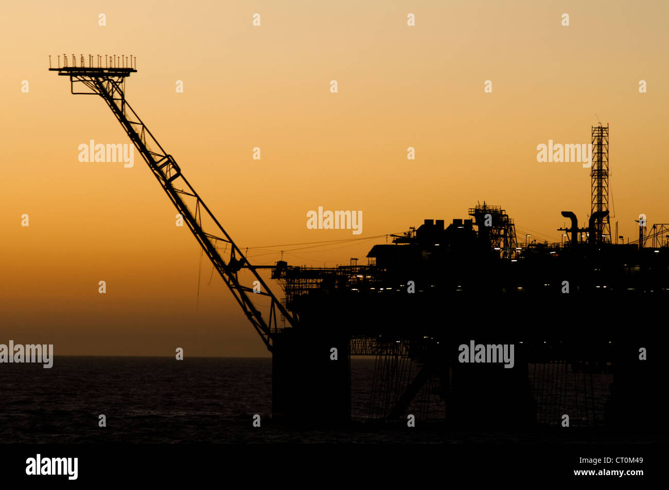 Silhouette offshore fpso oil rig hi-res stock photography and images ...
