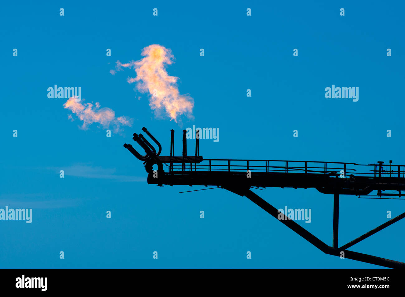 Burning oil rig hi-res stock photography and images - Alamy