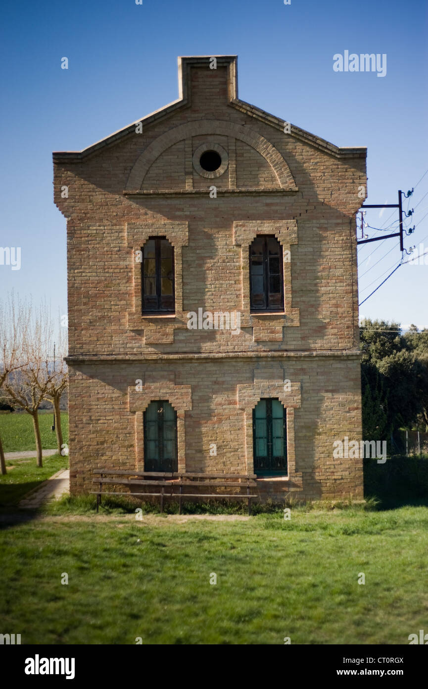 Old building facade hi-res stock photography and images - Alamy