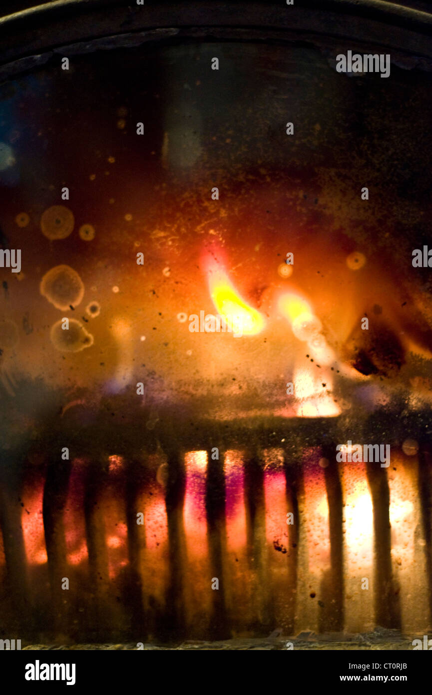 Kitchen fire hi-res stock photography and images - Alamy