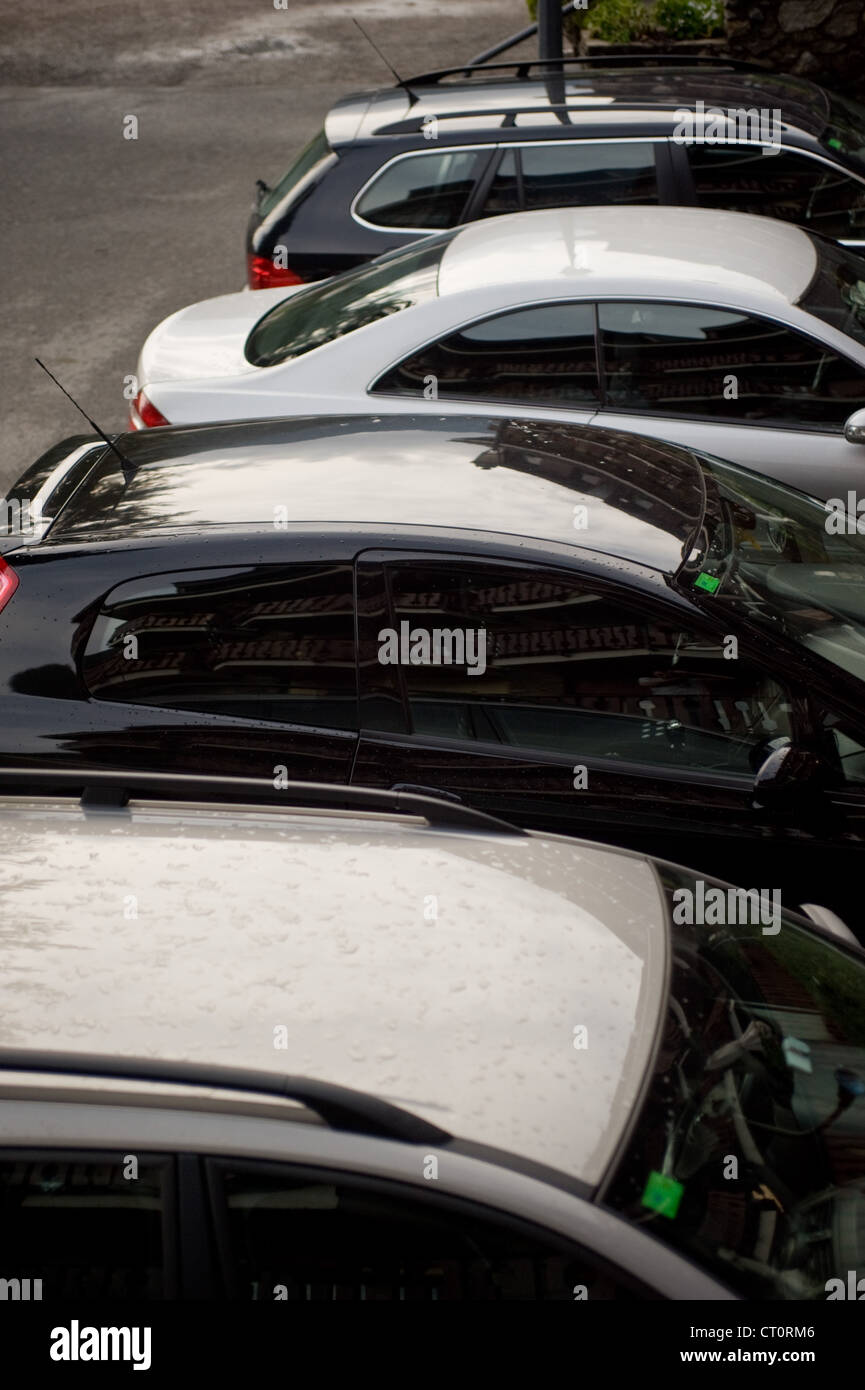 Cars car parking hi-res stock photography and images - Alamy