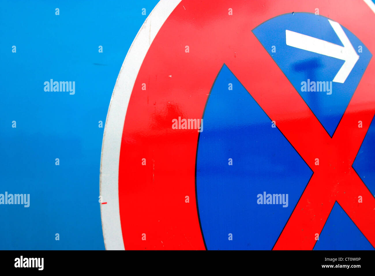 Double yellow line Stock Photo - Alamy