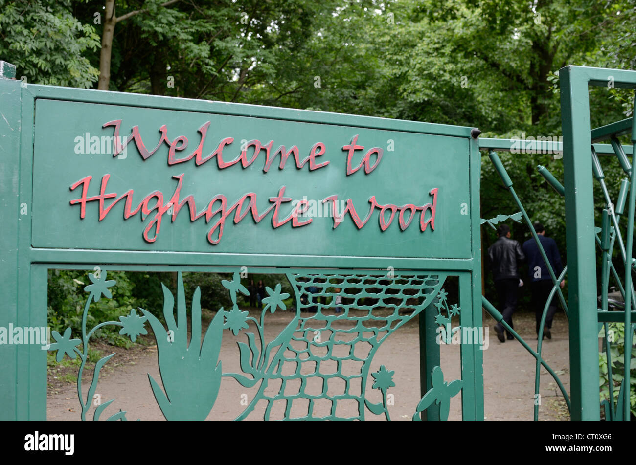 Iron gate entrance hi-res stock photography and images - Alamy